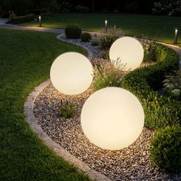 TecTake&reg; Kugelleuchte, mit LED-Beleuchtung, 12 W, samt Fernbedienung und Leuchtmittel, inklusive Erdspie&szlig;