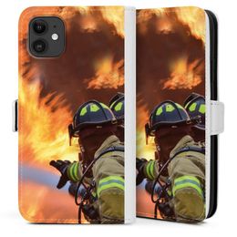 DeinDesign iPhone 11 Handy Klapph&uuml;lle Handyh&uuml;lle aus Kunst Leder wei&szlig; Flip Case Fire Fighter Fire Fighters Life Saver Sideflip mit Lasche