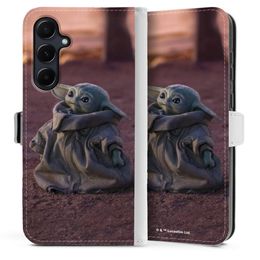 DeinDesign Galaxy A35 5G Handy Klapph&uuml;lle Handyh&uuml;lle aus Kunst Leder wei&szlig; Flip Case The Child Star Wars Baby Yoda Sideflip mit Lasche