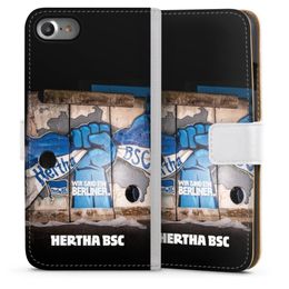 DeinDesign iPhone SE (2022) Handy Klapph&uuml;lle Handyh&uuml;lle aus Kunst Leder wei&szlig; Flip Case Hertha Bsc Wall Official Licensed Product Sideflip mit Lasche