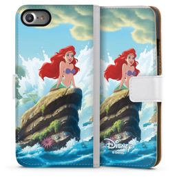 DeinDesign iPhone SE (2022) Handy Klapph&uuml;lle Handyh&uuml;lle aus Kunst Leder wei&szlig; Flip Case Arielle Die Meerjungfrau Official Licensed Product Mermaid Sideflip mit 
