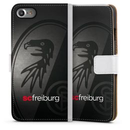 DeinDesign iPhone SE (2020) Handy Klapph&uuml;lle Handyh&uuml;lle aus Kunst Leder wei&szlig; Flip Case Sc Freiburg Official Licensed Product Metallic Look Sideflip mit Lasche
