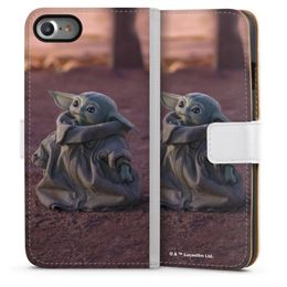 DeinDesign iPhone SE (2020) Handy Klapph&uuml;lle Handyh&uuml;lle aus Kunst Leder wei&szlig; Flip Case Baby Yoda Star Wars The Child Sideflip mit Lasche