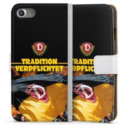 DeinDesign iPhone SE (2020) Handy Klapph&uuml;lle Handyh&uuml;lle aus Kunst Leder wei&szlig; Flip Case Sg Dynamo Dresden Merchandise Sgd Sideflip mit Lasche