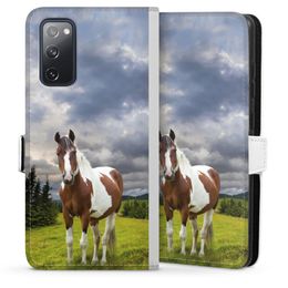 DeinDesign Galaxy S20 FE Handy Klapph&uuml;lle Handyh&uuml;lle aus Kunst Leder wei&szlig; Flip Case Meadow Nature Horse Sideflip mit Lasche