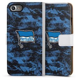 DeinDesign iPhone SE (2020) Handy Klapph&uuml;lle Handyh&uuml;lle aus Kunst Leder wei&szlig; Flip Case Hertha Bsc Flag Logo Sideflip mit Lasche