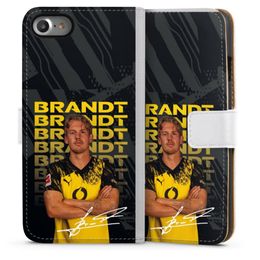 DeinDesign iPhone SE (2022) Handy Klapph&uuml;lle Handyh&uuml;lle aus Kunst Leder wei&szlig; Flip Case Borussia Dortmund Julian Brandt Bvb Sideflip mit Lasche