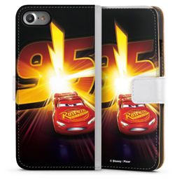 DeinDesign iPhone SE (2022) Handy Klapph&uuml;lle Handyh&uuml;lle aus Kunst Leder wei&szlig; Flip Case Official Licensed Product Cars Lightning Mcqueen 95 Sideflip mit Lasche