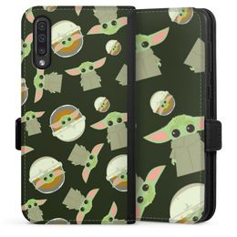 DeinDesign Galaxy A50 Handy Klapph&uuml;lle Handyh&uuml;lle aus Kunst Leder schwarz Flip Case Official Licensed Product Star Wars Muster Baby Yoda Sideflip mit Lasche