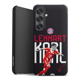 DeinDesign Galaxy S25 Handy Premium Case Smartphone Handyh&uuml;lle Schutzh&uuml;lle gl&auml;nzend Official Licensed Product Fcb Lennart Karl Premium Case