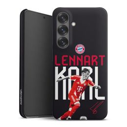 DeinDesign Galaxy S25 Handy Premium Case Smartphone Handyh&uuml;lle Schutzh&uuml;lle matt Official Licensed Product Fcb Lennart Karl Premium Case