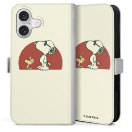 DeinDesign iPhone 16 Handy Klapph&uuml;lle Handyh&uuml;lle aus Kunst Leder wei&szlig; Flip Case Snoopy Official Licensed Product Kindheit Sideflip mit Lasche