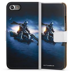 DeinDesign iPhone SE (2022) Handy Klapph&uuml;lle Handyh&uuml;lle aus Kunst Leder wei&szlig; Flip Case Star Wars Merchandise The Mandalorian Sideflip mit Lasche