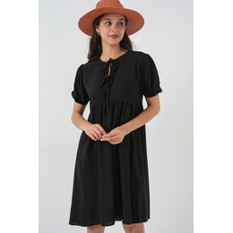 Midi-Kleid mit Schleifenverschluss