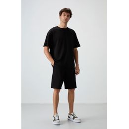Oversized T-Shirt und Shorts Set