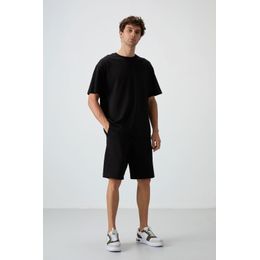Oversized T-Shirt und Shorts Set