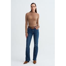 Niedrig geschnittene Gerade Jeans