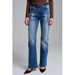 Niedrig geschnittene Gerade Jeans