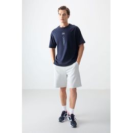 &Uuml;bergro&szlig;es Baumwoll-Crewneck-T-Shirt