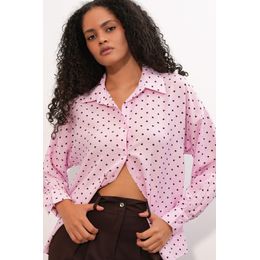 &Uuml;bergro&szlig;es Polka-Dot-Crepeshirt