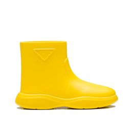 Gummistiefel mit Prada-Logo
