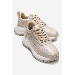 Whisper Casual Sneaker