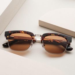 Holzkern Sonnenbrille The Virtuoso (Walnuss/Havana)