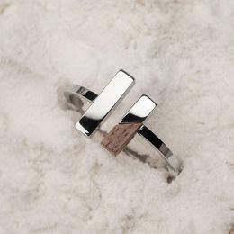 Klassischer Damen Ring, silber mit Walnussholz Campania