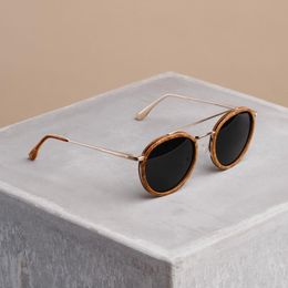 Holzkern Sonnenbrille The Enchanting (Zimtbaum/Mattgold)