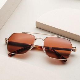 Holzkern Sonnenbrille The Professor II (Padouk/Mattgold)