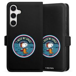 DeinDesign Galaxy S24+ Handy Klapph&uuml;lle Handyh&uuml;lle aus Kunst Leder schwarz Flip Case Peanuts Weltall Snoopy Sideflip mit Lasche