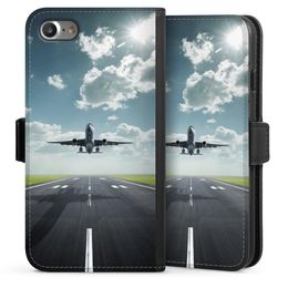 DeinDesign iPhone SE (2020) Handy Klapph&uuml;lle Handyh&uuml;lle aus Kunst Leder schwarz Flip Case Urlaub Airplane Wanderlust Sideflip mit Lasche