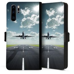 DeinDesign Huawei P30 Pro Handy Klapph&uuml;lle Handyh&uuml;lle aus Kunst Leder schwarz Flip Case Wanderlust Airplane Urlaub Sideflip mit langer Lasche