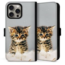 DeinDesign iPhone 16 Pro Handy Klapph&uuml;lle Handyh&uuml;lle aus Kunst Leder schwarz Flip Case Cat Pet Feather Sideflip mit Lasche