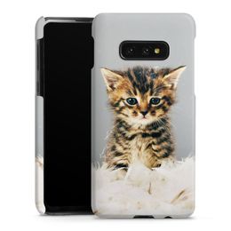 DeinDesign Galaxy S10e Handy Premium Case Smartphone Handyh&uuml;lle Schutzh&uuml;lle matt Cat Pet Feather Premium Case