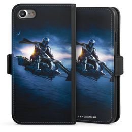 DeinDesign iPhone SE (2020) Handy Klapph&uuml;lle Handyh&uuml;lle aus Kunst Leder schwarz Flip Case Star Wars Merchandise The Mandalorian Sideflip mit Lasche
