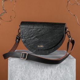 Holzkern Handtasche Uniqase Asami Schwarzer Schiefer Umh&auml;ngetasche
