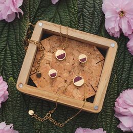 Holzkern Muse Halskette Damen Gold und Amaranth