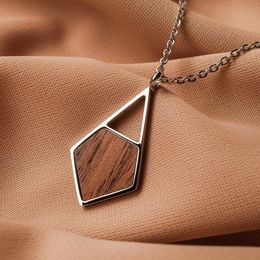 Einzigartige Damen Halskette, Silber mit Holz Anh&auml;nger