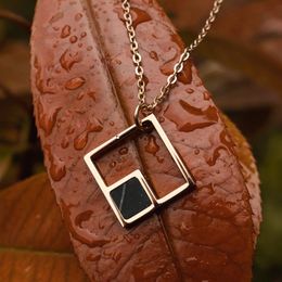 Holzkern Geometric Halskette Damen Ros&eacute; und Marmor