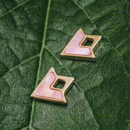 Holzkern Conceptual Ohrringe Damen Ros&eacute; und Rosa Perlmutt
