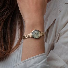 Damenuhr Themis, aus Perlmutt und Edelstahl in gold und gr&uuml;n, Geschenke f&uuml;r Frauen