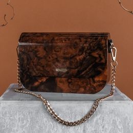 Holzkern Handtasche Uniqase Ivay VEGAN Wurzelnuss Umh&auml;ngetasche