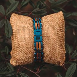Holzkern Damen & Herren Armband Adagio Koaholz & Edelstahl in Blau Gr&ouml;&szlig;enverstellbar