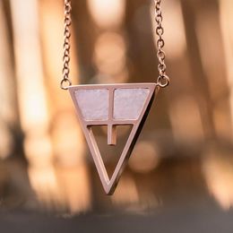 Holzkern Chiaroscuro Halskette Damen Ros&eacute; und Rosa Marmor