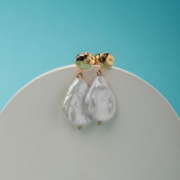Holzkern Summersweet Ohrringe Damen Gold und Barockperle
