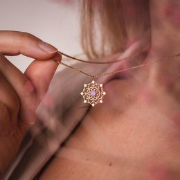 Holzkern Aphonia Halskette Damen Gold und Amethyst