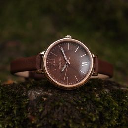 Minimalistische Vintage Damenuhr in Ros&eacute;gold und braunem Lederarmband