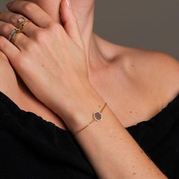 Holzkern Facade Armband Damen Gold und Walnuss
