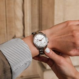 Elegante Damenuhr, Wei&szlig;em Perlmutt, Silber Edelstahl